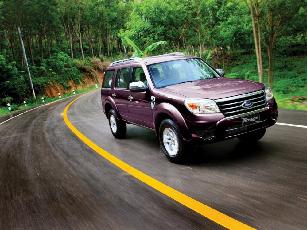 Toyota Fortuner vs Ford Endeavour | Battle in the BS6 Era