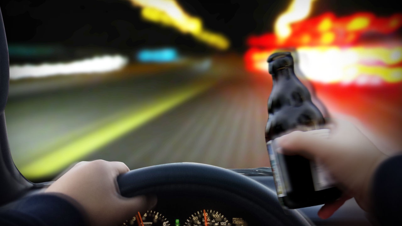 10 Annoying and Bad Driving Habits of Indian Car Drivers