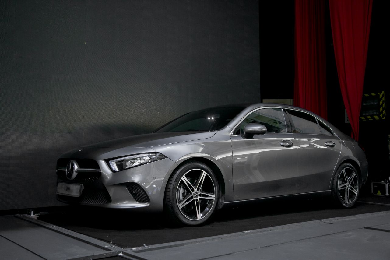 Mercedes-Benz A-class "limousine" | Entry-level luxury-sedan | Glimpse
