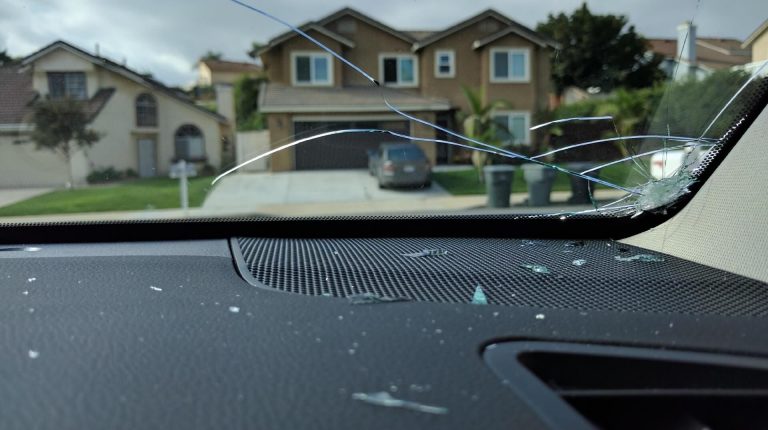 Types of Windshield Cracks and When Should you Replace One