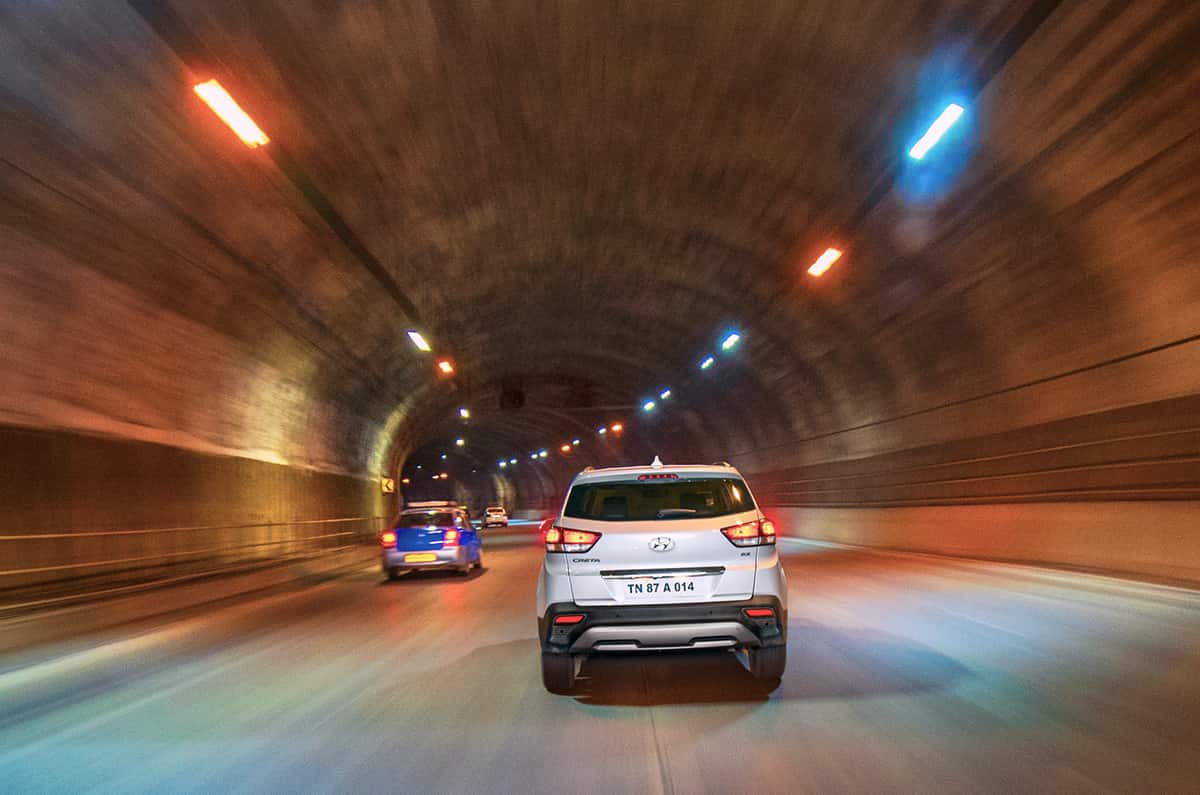 How to Drive Your Car Safely In A Tunnel? Best Tunnel Driving Habits