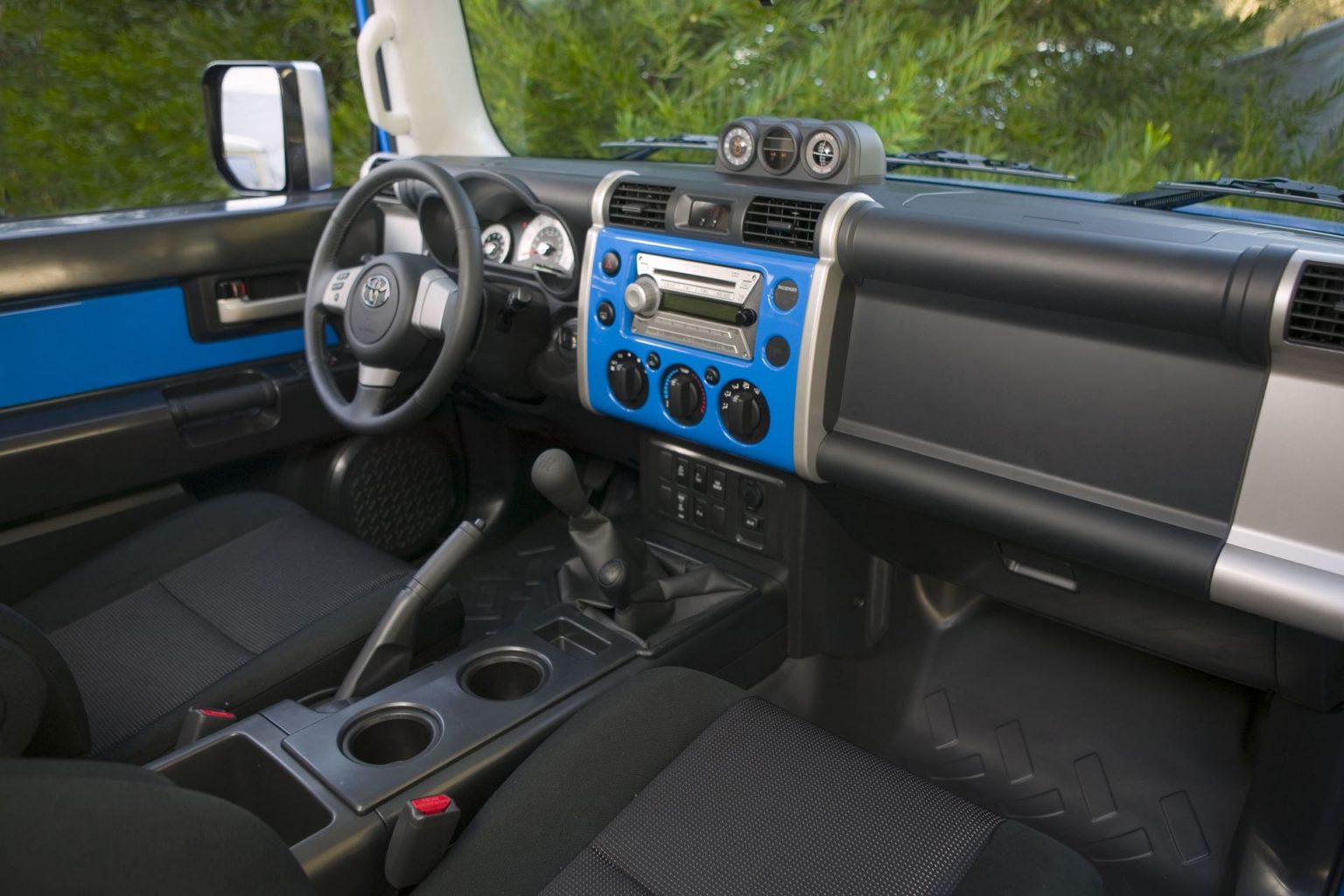 The Toyota FJ Cruiser: An SUV With 3 Wiper Blades!