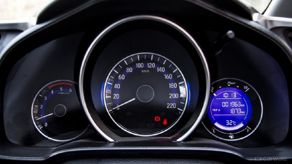10 Cars That Come With An Semi-Digital Speedometer