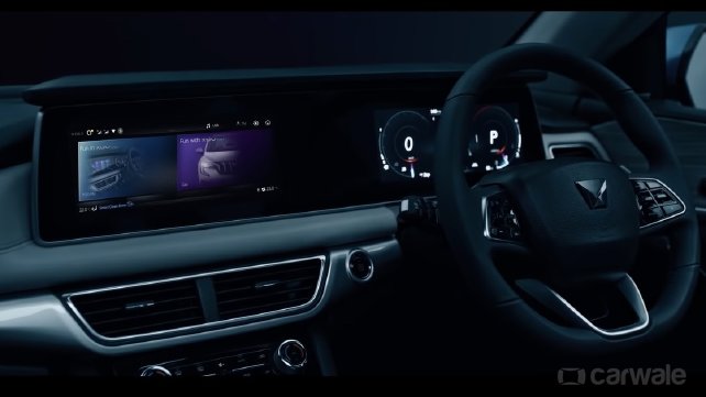 Mahindra XUV700 Variants Explained