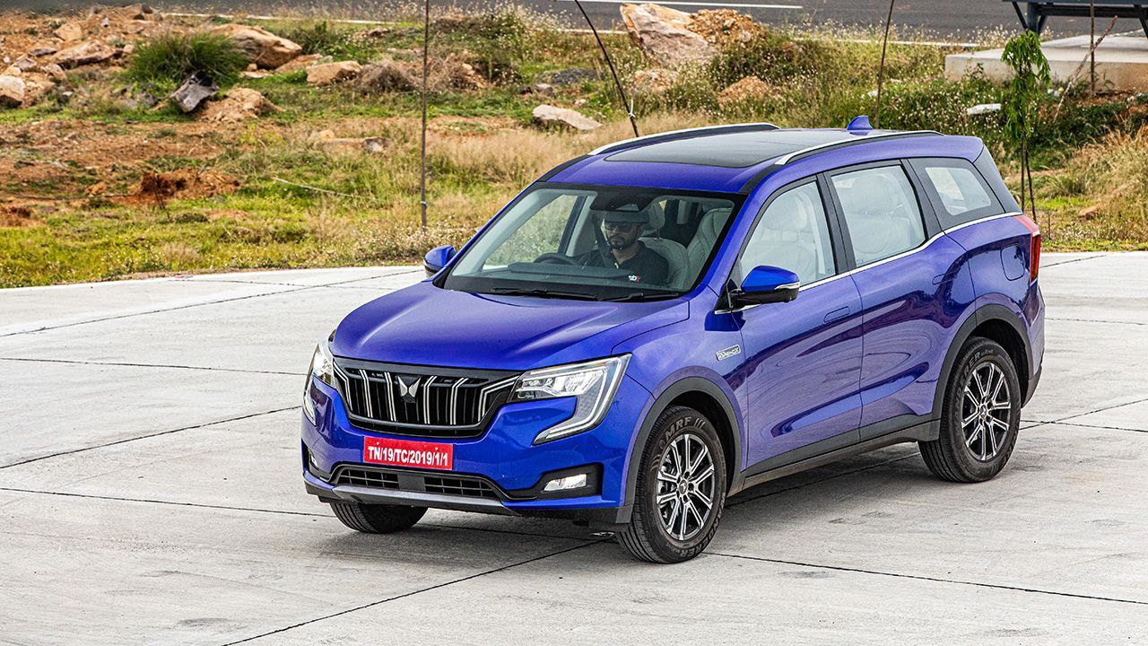 Mahindra XUV700's Plastic Tailgate: Not the Plastic You Think!