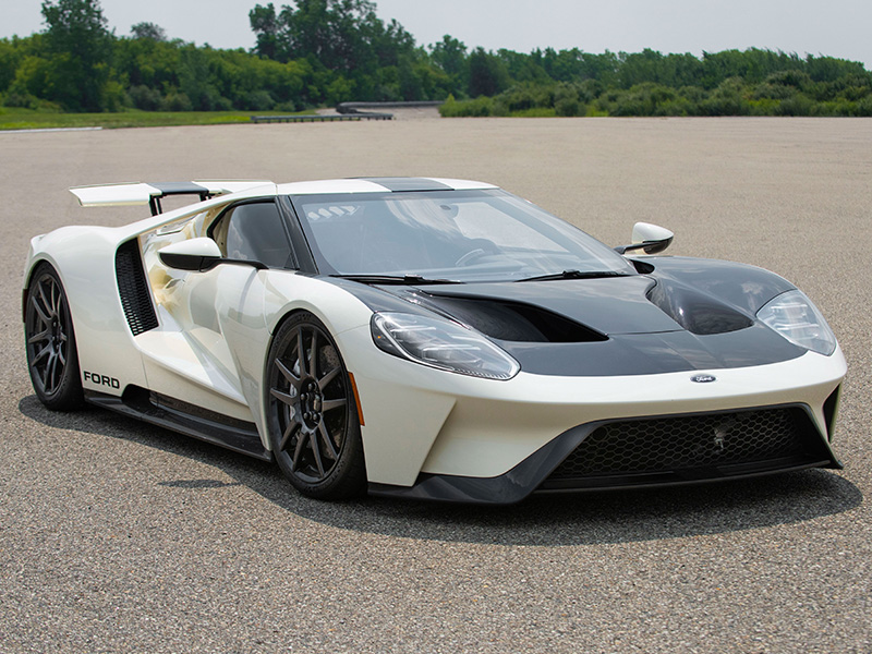 The History of the Ford GT40 Car That Beat Ferrari