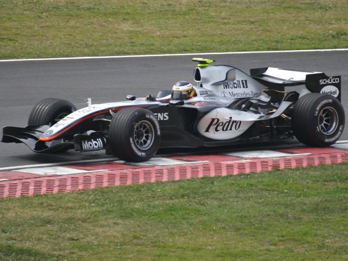 Fastest Formula 1 Cars 2025 – Top Speed, Drivers & Records